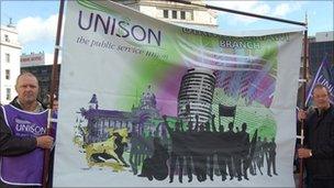 Strike by Unison staff at Birmingham City Council - BBC News