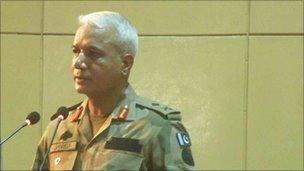 Pakistani army major general injured in militant attack - BBC News