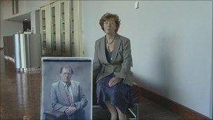 Alzheimer's MP's wife makes appeal at Labour conference - BBC News