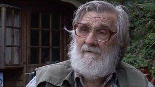 Man's fears of losing Ouaisne home - BBC News