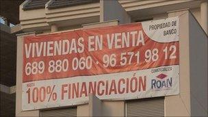 Spain tries to lure buyers back into housing market - BBC News