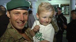 Welcome for 29 Commando in Plymouth - BBC News