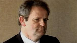 Peter Karran: Liberal Vannin's living standards pledge - BBC News