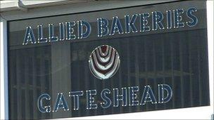 Allied Bakeries to axe production at Gateshead plant - BBC News