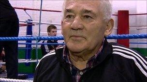 Small Heath boxing club has more members after BBC award - BBC News