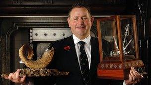 Roddy Macleod bags Glenfiddich Piping crown - BBC News
