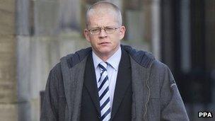 No penalty for Comrie father who assaulted bully - BBC News