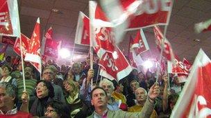 Spain election: Economic woes dominate campaign - BBC News