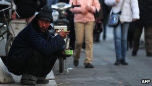 China morning round-up: Rise in poverty line praised - BBC News