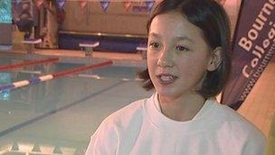 Disabled young swimmer Alice Tai to carry Olympic torch - BBC News