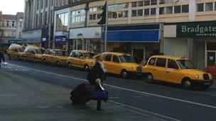 'Too many taxis in Derby', claims drivers association - BBC News