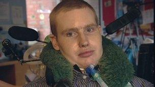 Paralysed Stroud man to spend Christmas at home - BBC News