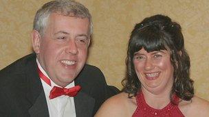 Julie Dixon jailed for David Twigg murder - BBC News