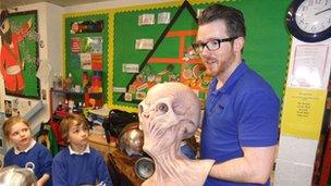 Dr Who writer holds assembly at Weedon Bec Primary School - BBC News
