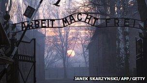 Holocaust remembrance: Football 'helped save Auschwitz PoW's life ...