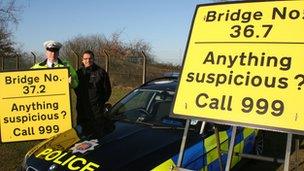 Dropped objects on A12 in Essex prompt new signs - BBC News