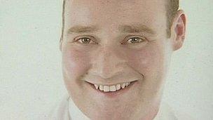 Sunderland crash pilot Andrew Cantle had controls 'taken' - BBC News