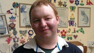 Man held for Orkney armed robbery bid - BBC News