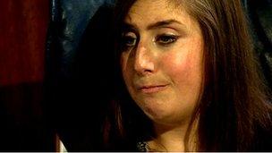 Alexandra Singer: Debut novel from brink of death - BBC News