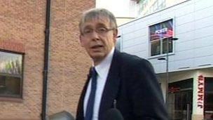 Ex financial adviser Malcolm Green jailed for £1m fraud - BBC News