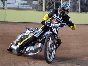 Mildenhall speedway track wins noise case against couple - BBC News