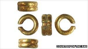 Headbourne Worthy Bronze Age ring declared treasure - BBC News