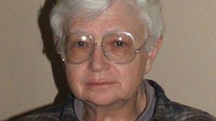 London 2012: Torch bearer Jill Edge 'amazed' at selection - BBC News