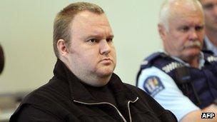 Police made 'errors' during raid on Megaupload boss - BBC News