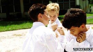 Poor parenting 'fuels rise in violent behaviour' - BBC News