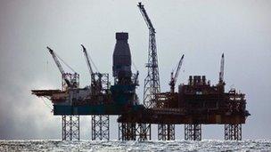 Total reports 'significant progress' over Elgin gas leak - BBC News