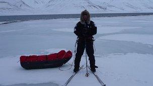 Coventry explorer Mark Wood reaches North Pole - BBC News