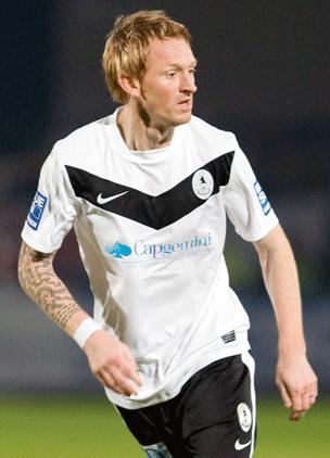 AFC Telford winger Steve Jones eyes longer future - BBC Sport