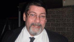 Amanda Crook 'watched husband burn' in Chatham arson - BBC News