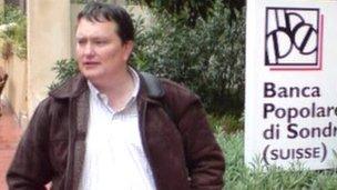 Former bank worker Stephen Glenn jailed for £20K theft - BBC News