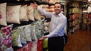 Lancashire leads new British textile manufacturing revival - BBC News