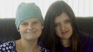 'Bucket list' teenager Alice Pyne loses cancer battle - BBC News