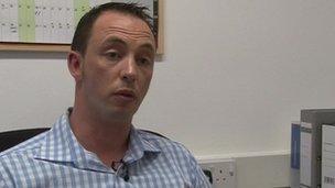 Former Staffordshire soldier wants more help to find work - BBC News