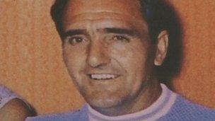 Goodies' fan Alex Mitchell 1975 laughter death 'solved' - BBC News