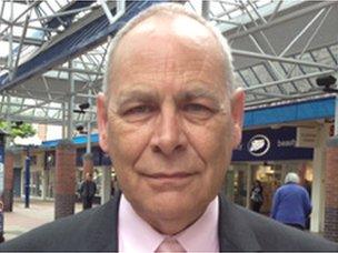 The battle to revitalise shopping centres - BBC News