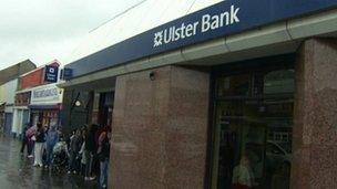 Ulster Bank problems continue on busiest day of banking year - BBC News