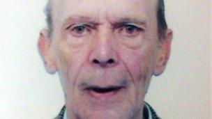 Handcuffing of Alzheimer's man, 84, criticised by daughter - BBC News