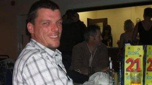 Snodland crash: Tribute to motorcyclist Jason Randall - BBC News