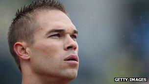 Nick Symmonds: Olympic body, business brain - BBC News