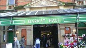 Traders oppose Burton-on-Trent market hall refurbishment - BBC News