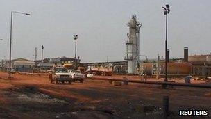 Sudan and South Sudan reach 'understanding' over oil - BBC News