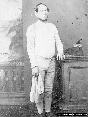 Harry Clasper: Tyne rowing legend remembered - BBC News