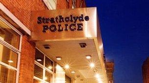 Strathclyde Police 'may cut' public access to stations - BBC News