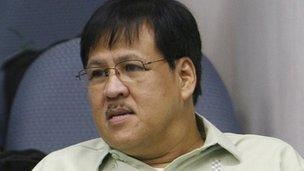 Philippine minister's body recovered from plane crash - BBC News