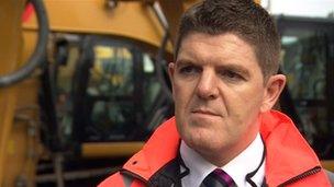 UK economy: Two views of the recession - BBC News