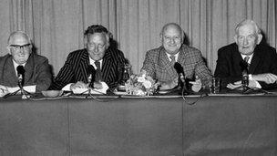 Gardeners' Question Time recording postponed by rain - BBC News